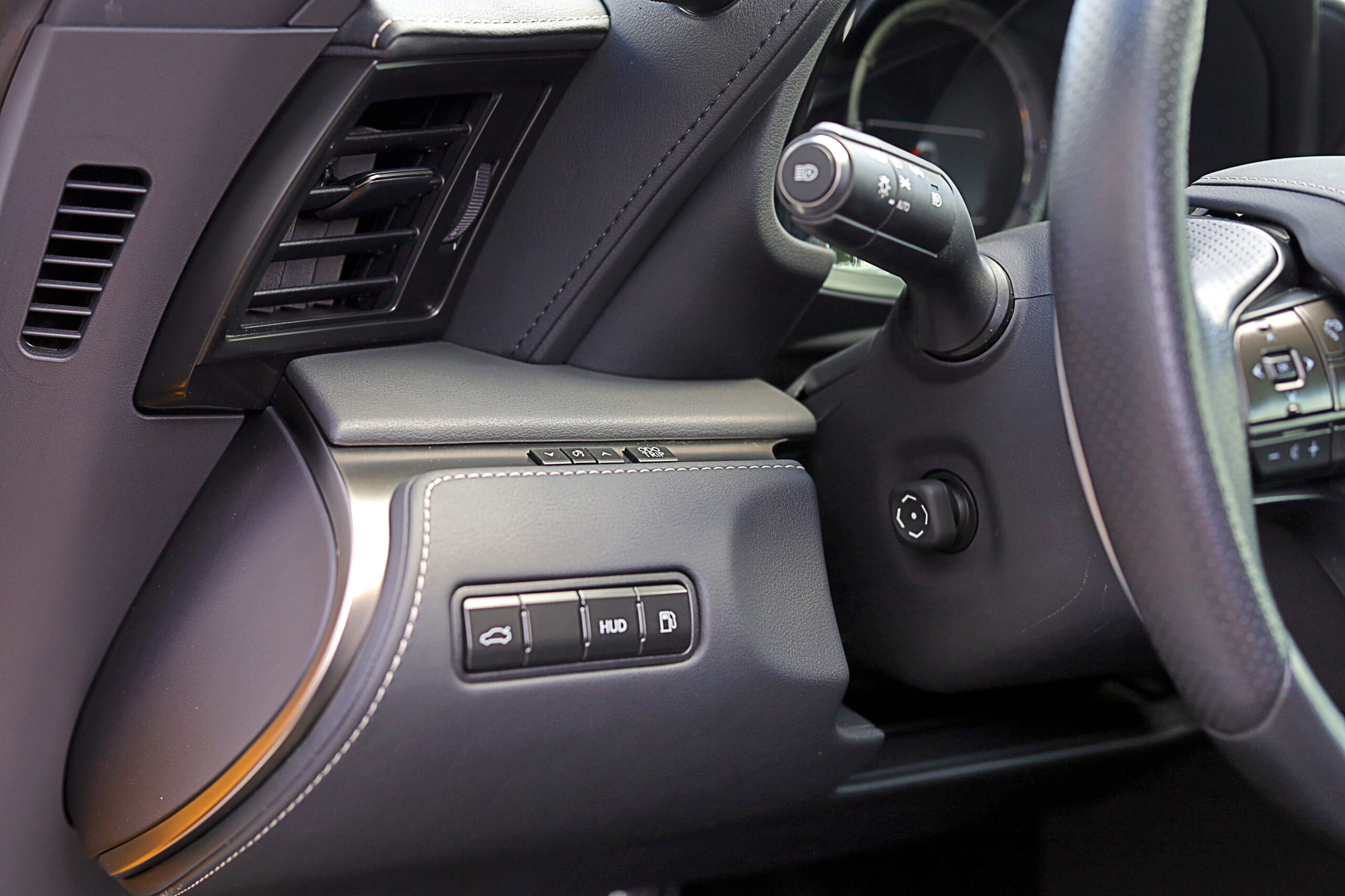 Lexus LC500 – EXO Automobiles