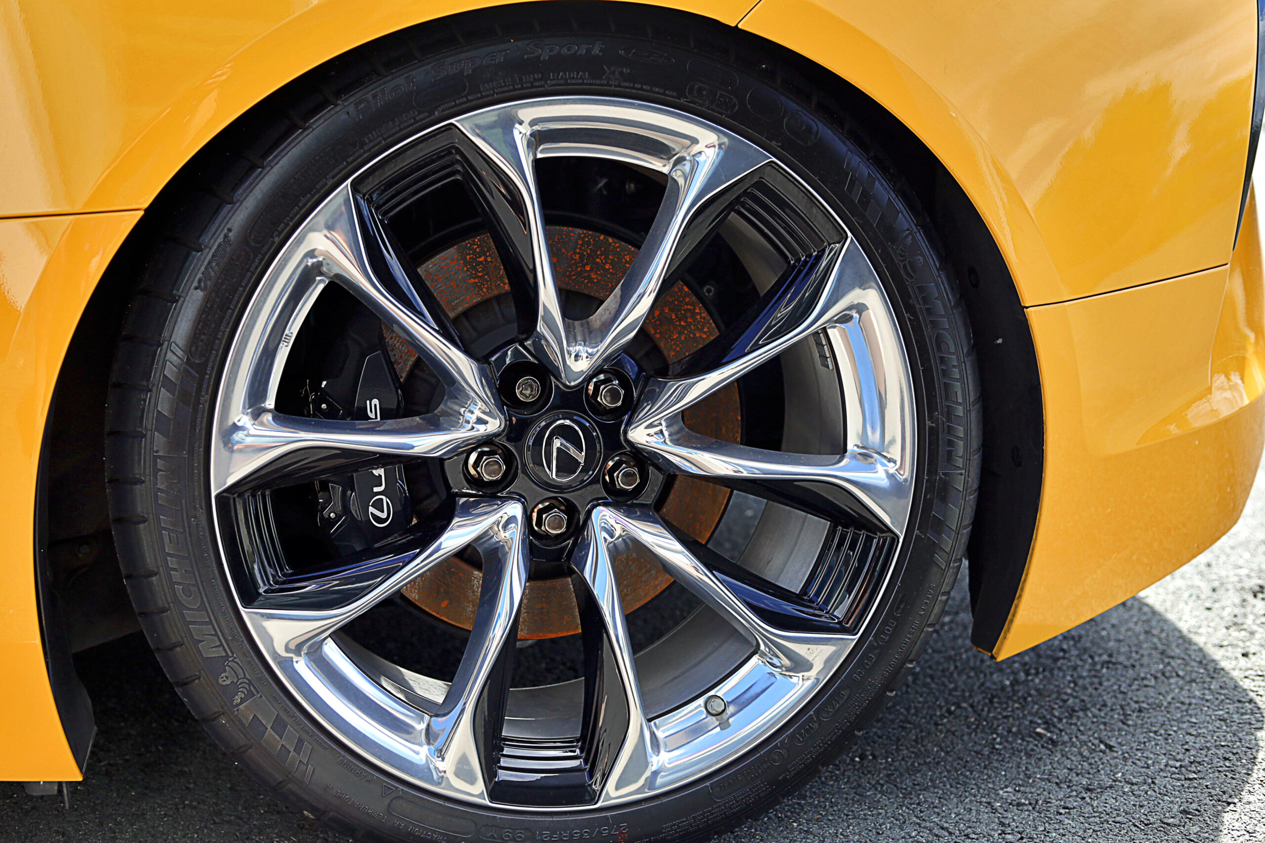 Lexus LC500 – EXO Automobiles