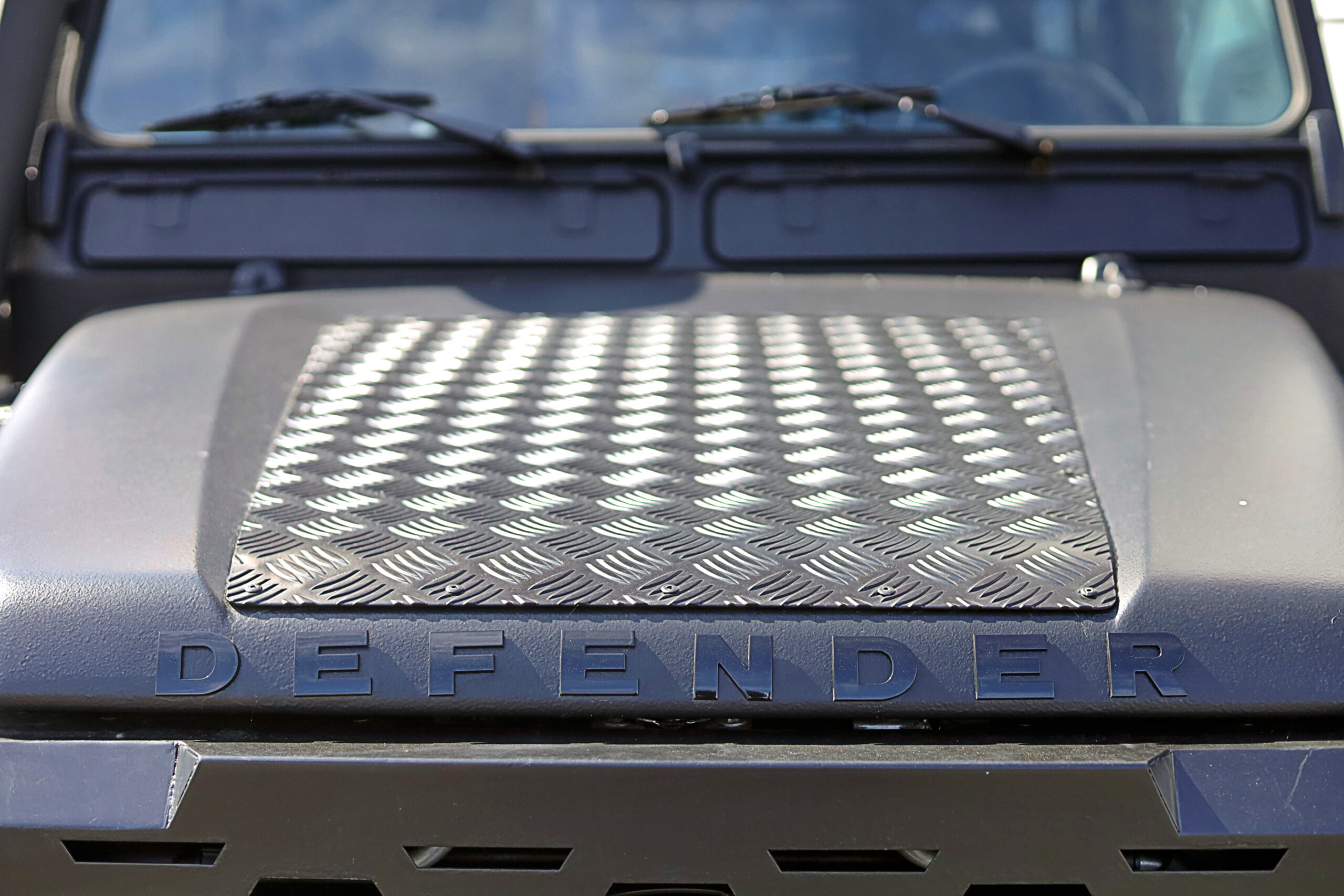 Land Rover Defender 90 – EXO Automobiles