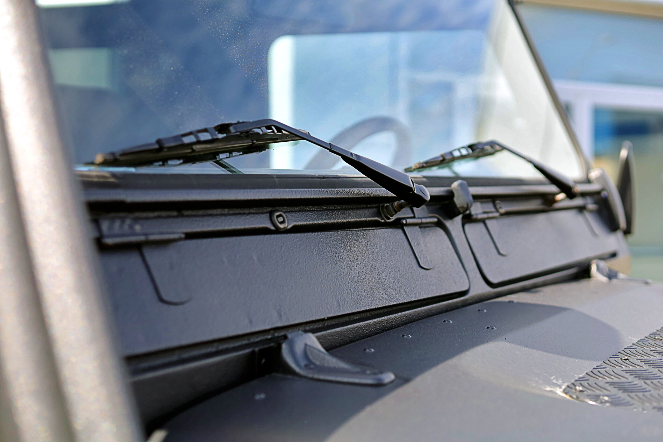 Land Rover Defender 90 – EXO Automobiles